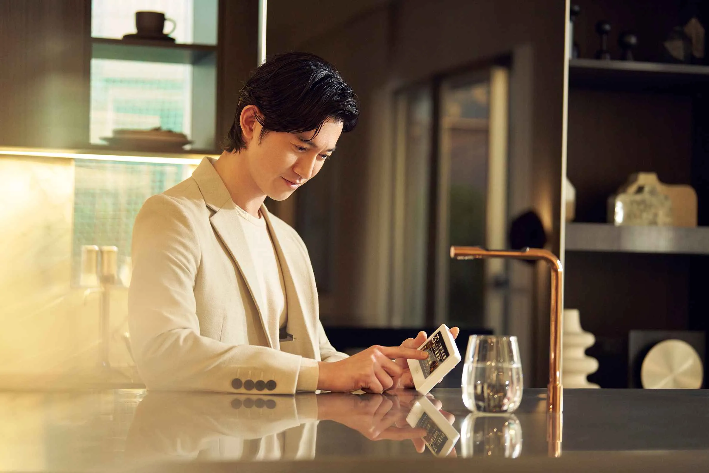 影帝吳慷仁代言「VOCA水新鮮」頂級瞬熱飲水機 打造最純淨的新鮮餘韻 - 潮旅Ciao｜旅遊情報最前線